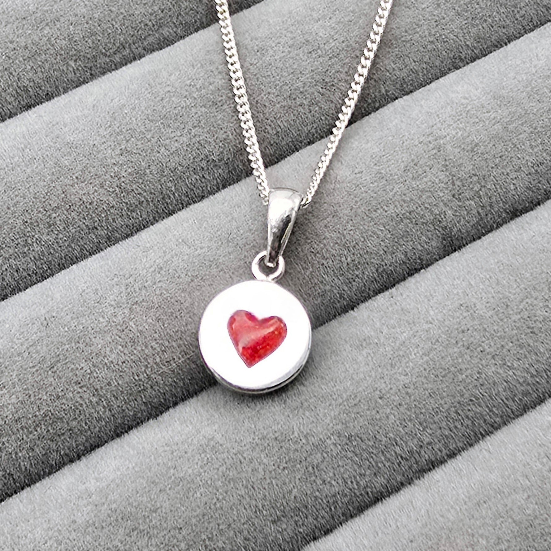 Petite collection – Ashes of Ashleigh